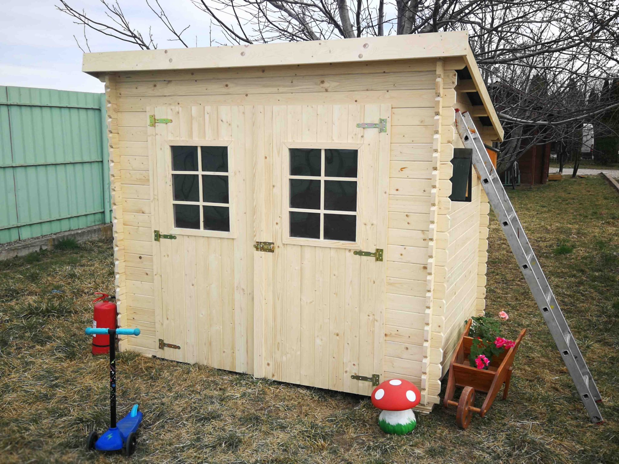 casuta de gradina cu acoperis monopanta